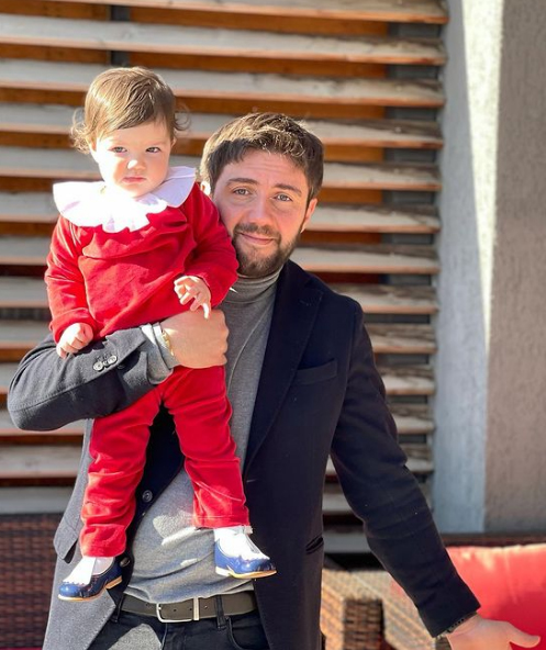 "ბავშვი საოცრებათა ქვეყნიდან" - ნოესა და ჯანეტის ქალიშვილის ახალი ...