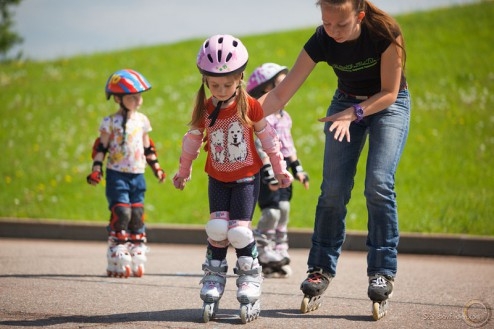 როგორ უნდა ასწავლოთ ბავშვს გორგოლაჭებზე სრიალი - მშობლები
